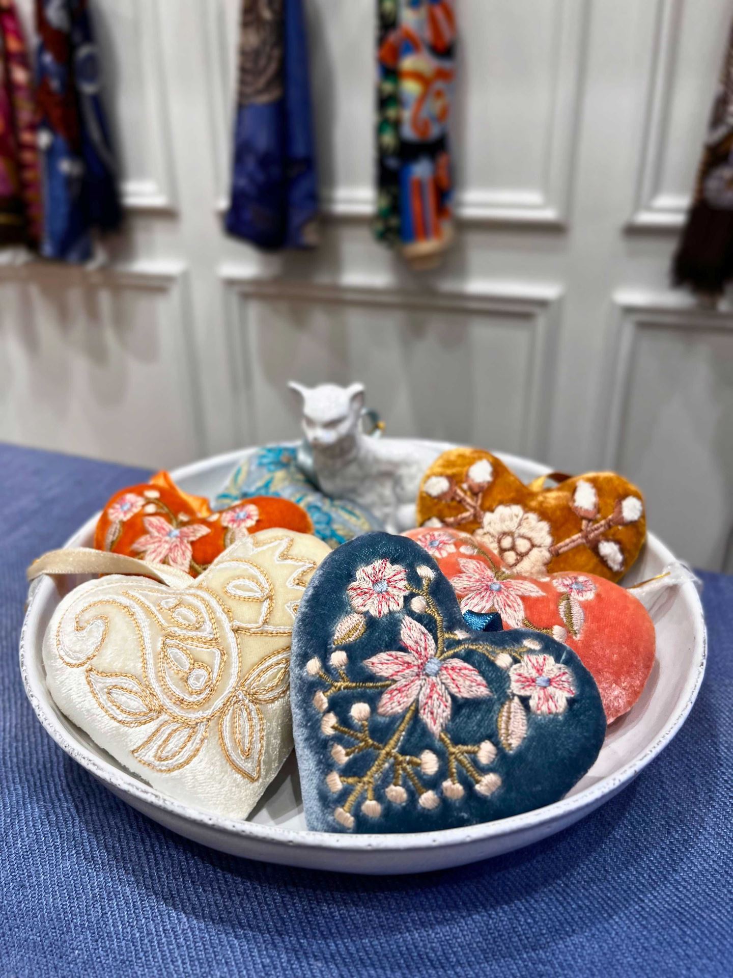 Lesbonnes. MIRANDA: Ivory Heart (SOLD)