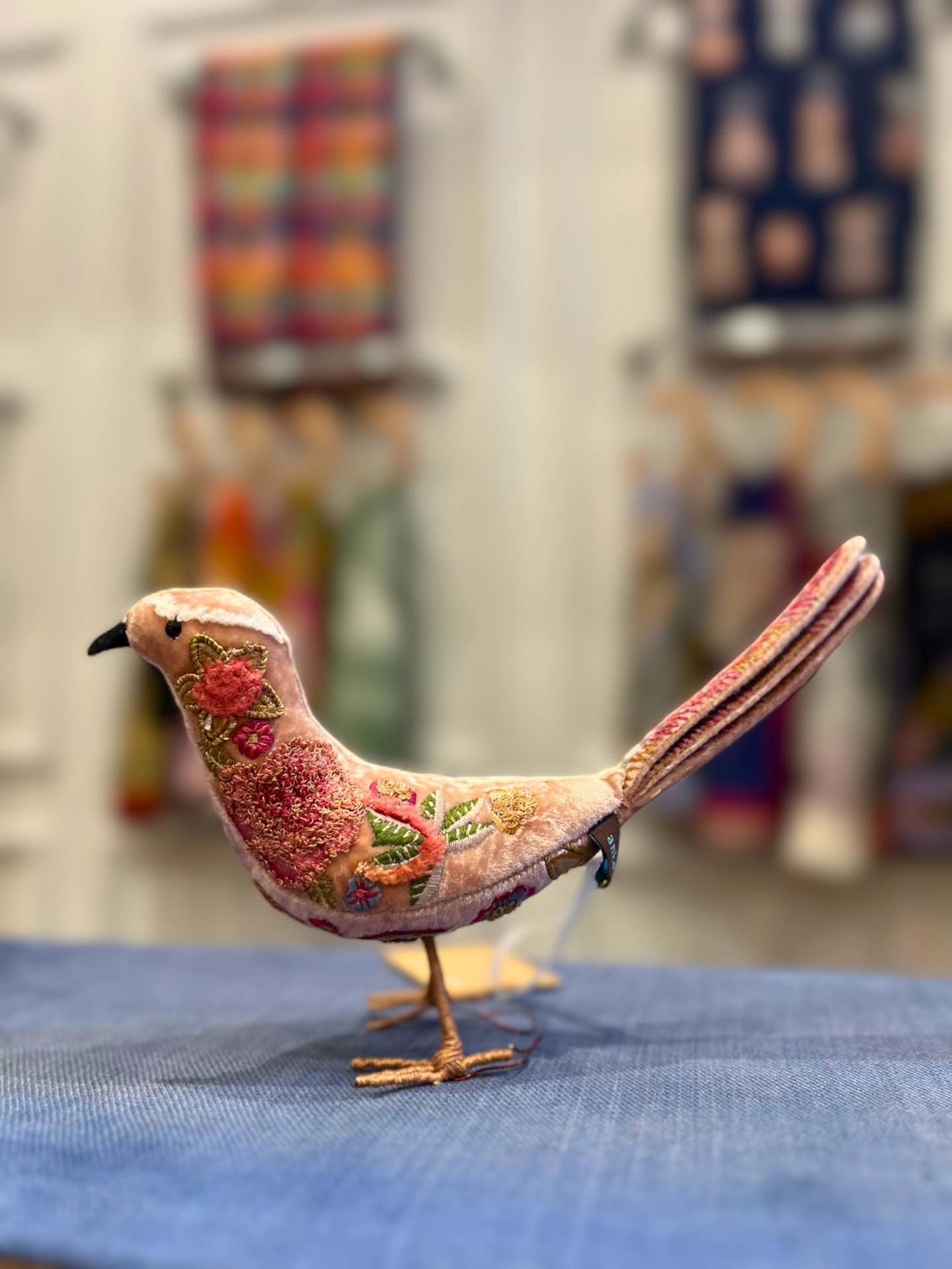 Lesbonnes. FLEUR: Rose Standing Bird (SOLD)